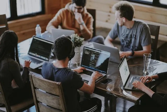 What Is Open-Source Software and How Does It Work? (Complete Guide)